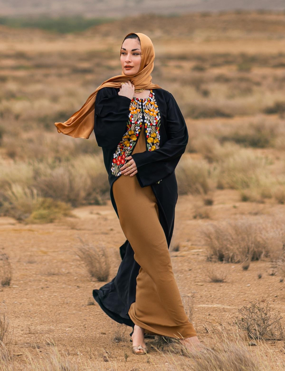 Abayas available online in Pakistan – The Hijab Company